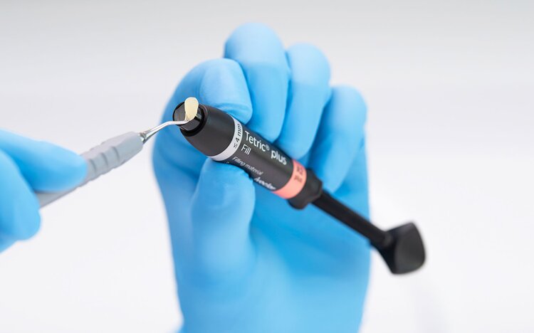 Tetric plus | Simplified universal composite | Ivoclar LI