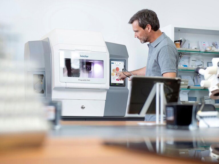 PrograMill PM7 | Dentalfräsmaschinen | Ivoclar