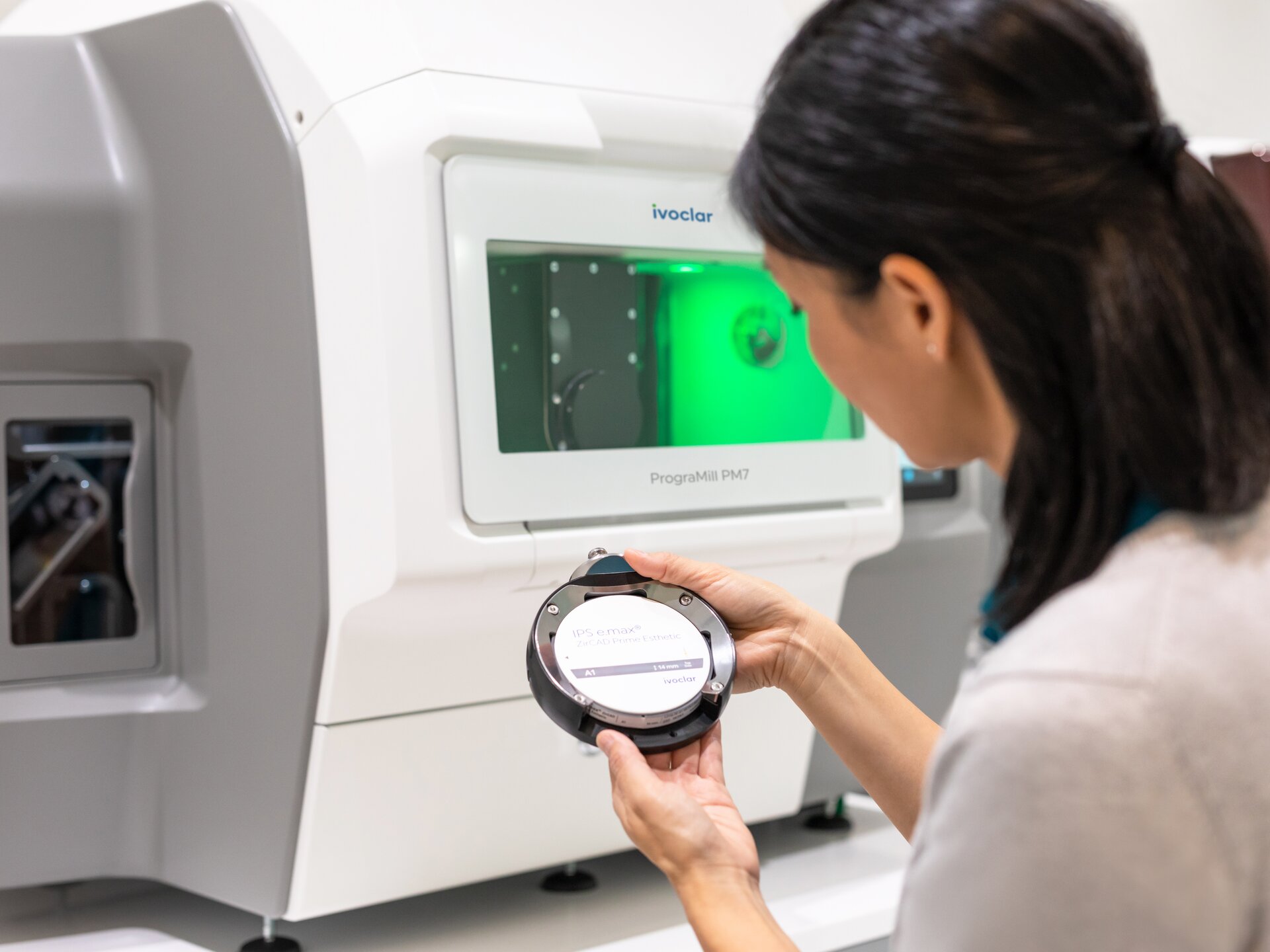 PrograMill PM7 | Dental Milling Machines | Ivoclar USA