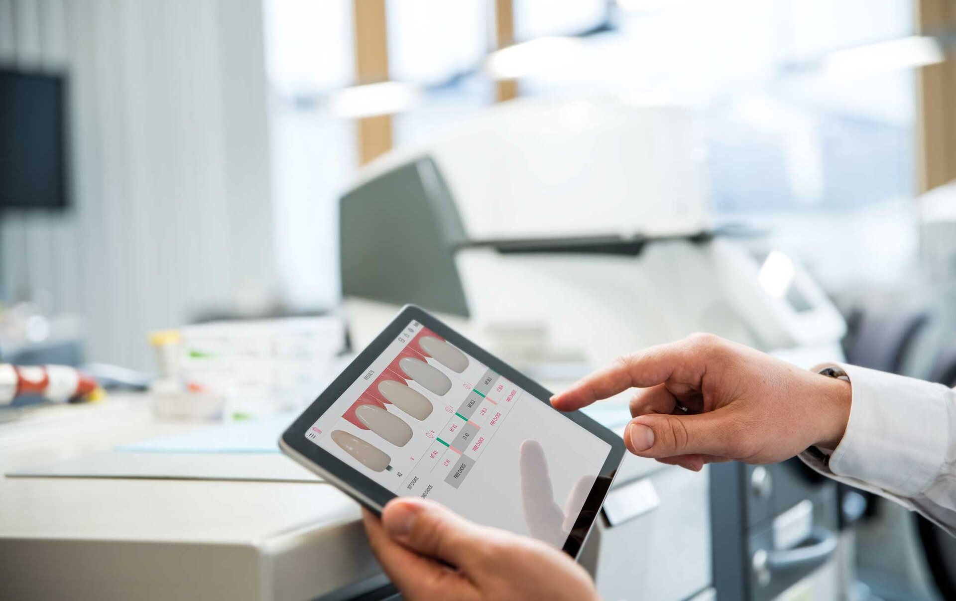 IPS e.max Shade Navigation App | Dental Ceramics | Ivoclar USA