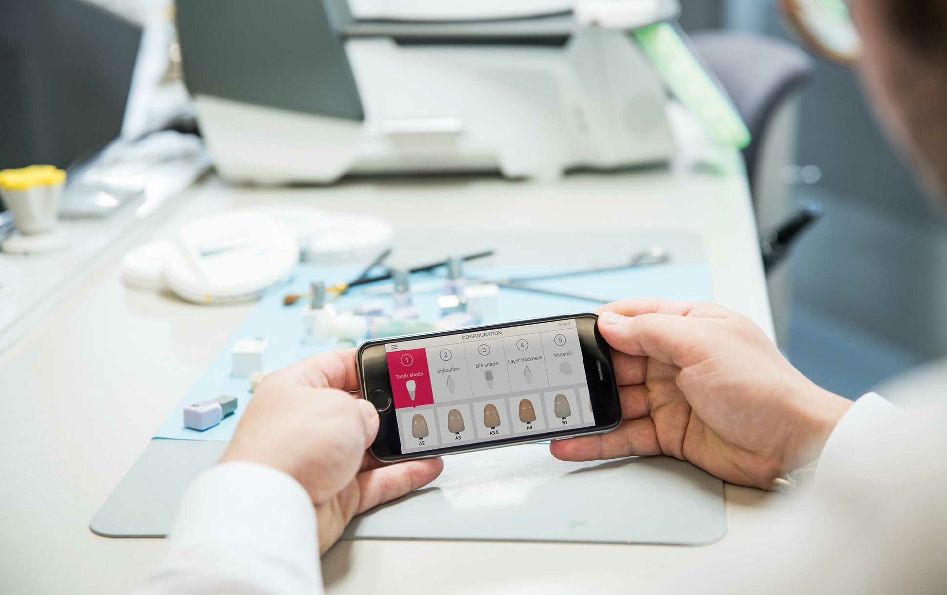 IPS e.max Shade Navigation App