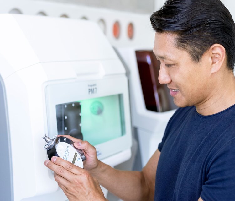 IPS e.max ZirCAD Prime | Zirconia Restorations | Ivoclar LI