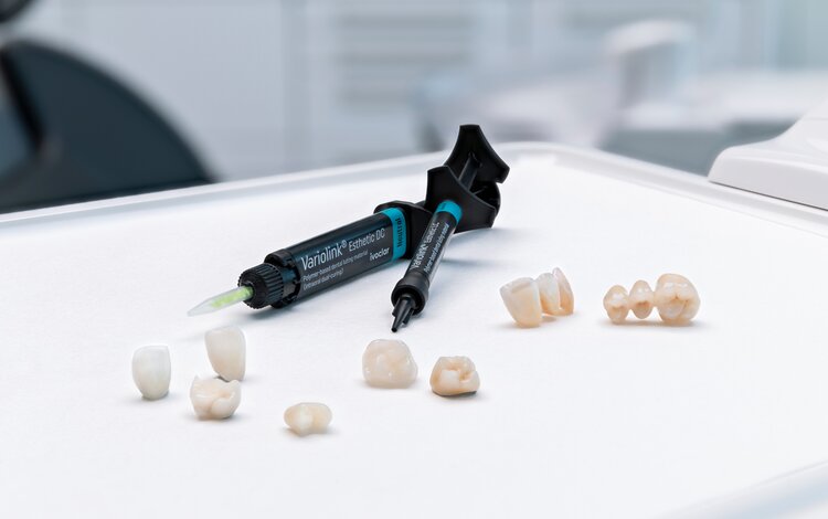 Exceeding in Versatility | Variolink Esthetic | Ivoclar GB