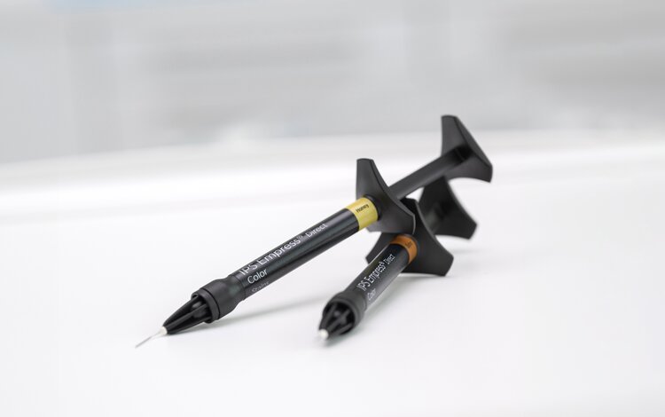 IPS Empress Direct Effect, Opaque and Color | Dental Composites | Ivoclar